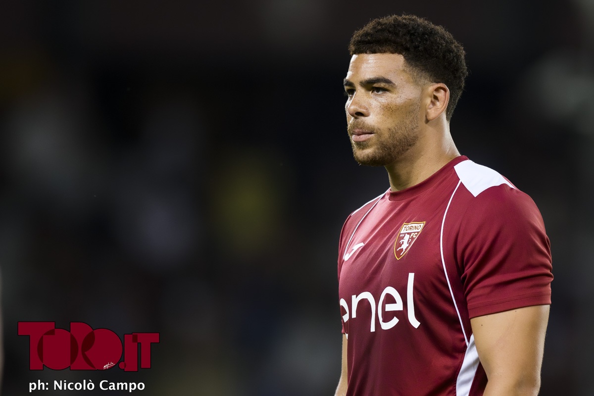 Chi è Ché Adams, attaccante del Torino e della Scozia