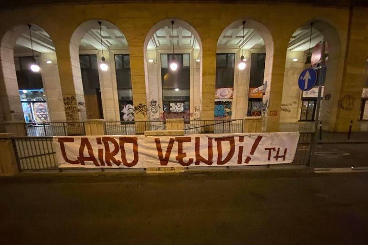 "Cairo vattene": dalla Gran Madre a Piazza Castello, striscioni in ...